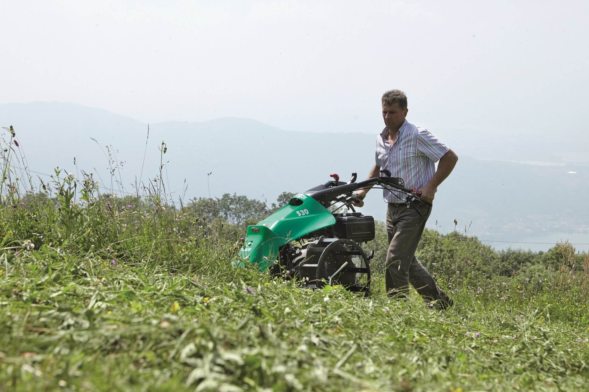 Vernieuwde tractoren van Ferrari - Lozeman Tuinmachines